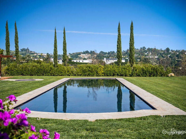 LUXURIOUS OASIS: POOL RENTAL | Rent this location on Giggster