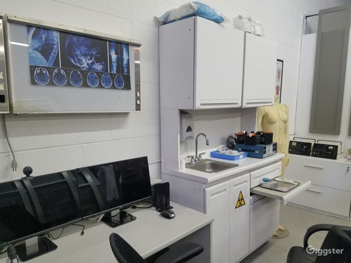 Medical Lab/Drs office/Science Lab tons of props! | Rent this location ...