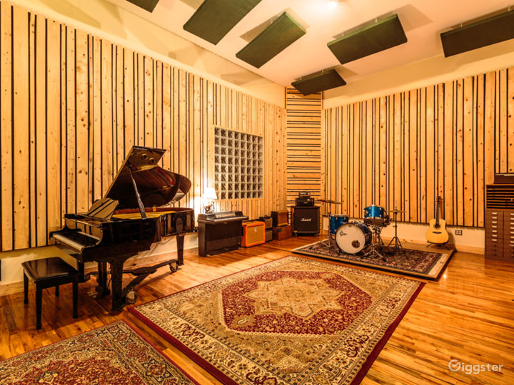 Brooklyn Rustic Loft Recording Studio | Rent this location on Giggster