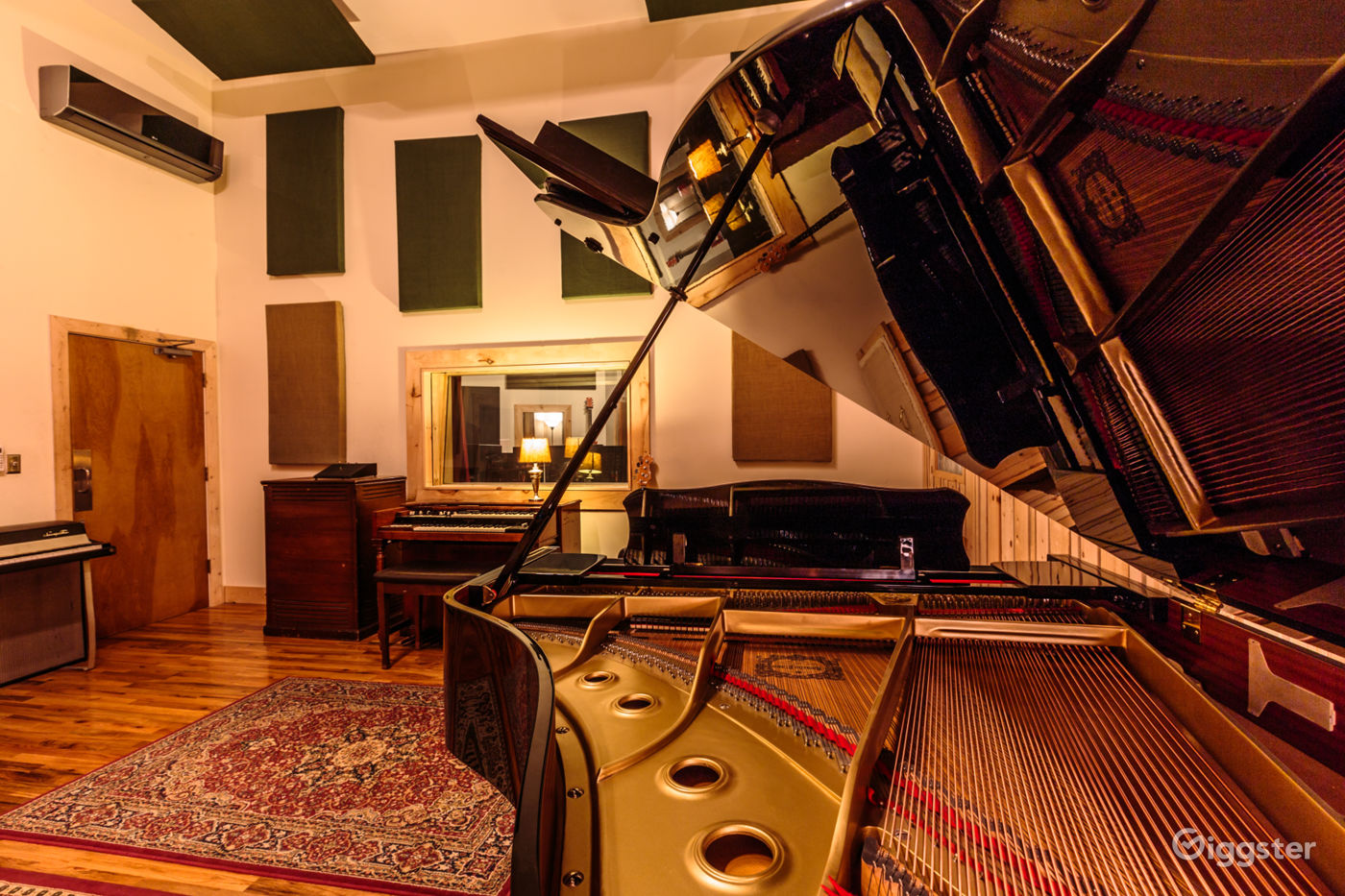 Brooklyn Rustic Loft Recording Studio | Rent this location on Giggster