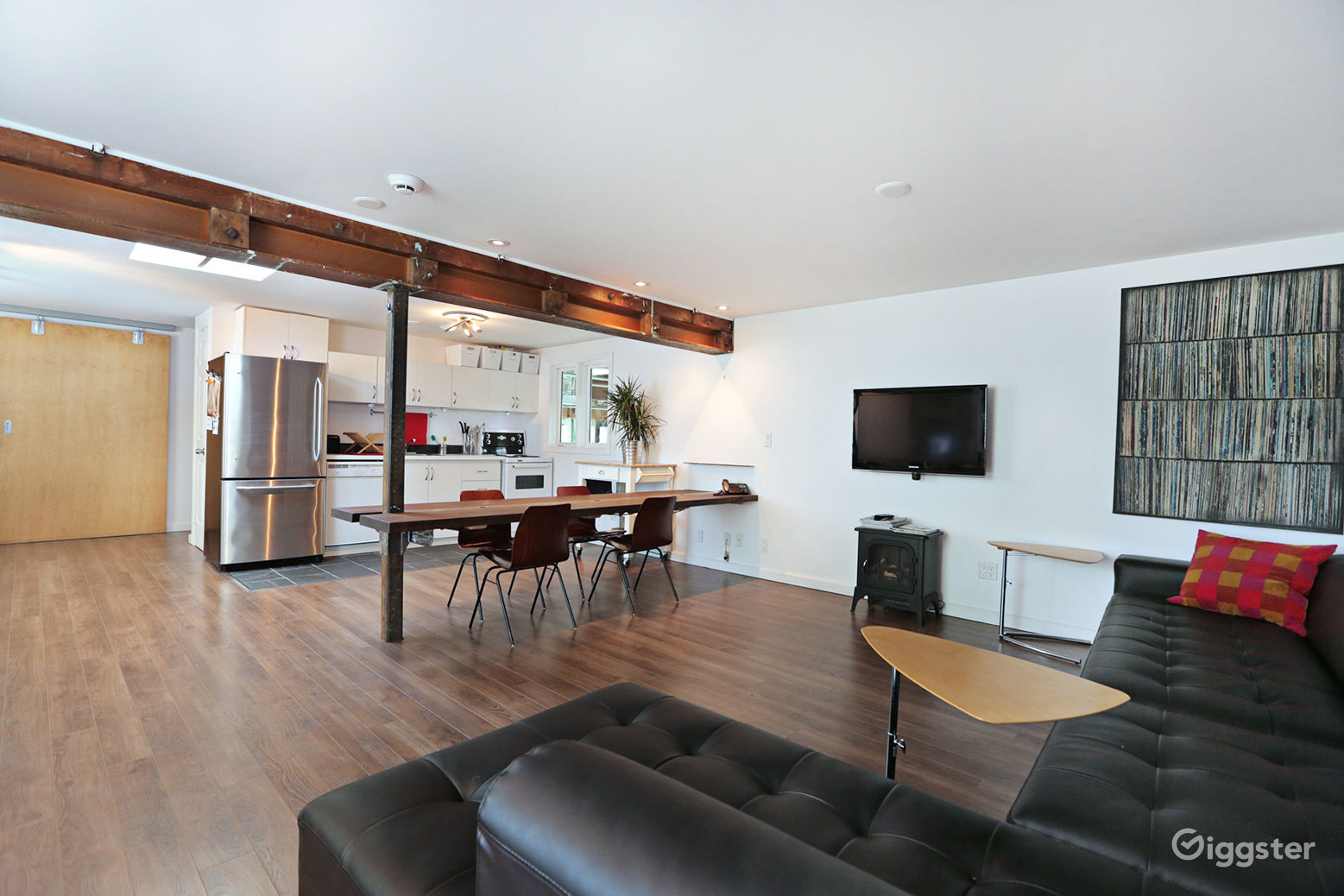 Toronto's Fully-Equipped Soundstage | Rent this location on Giggster