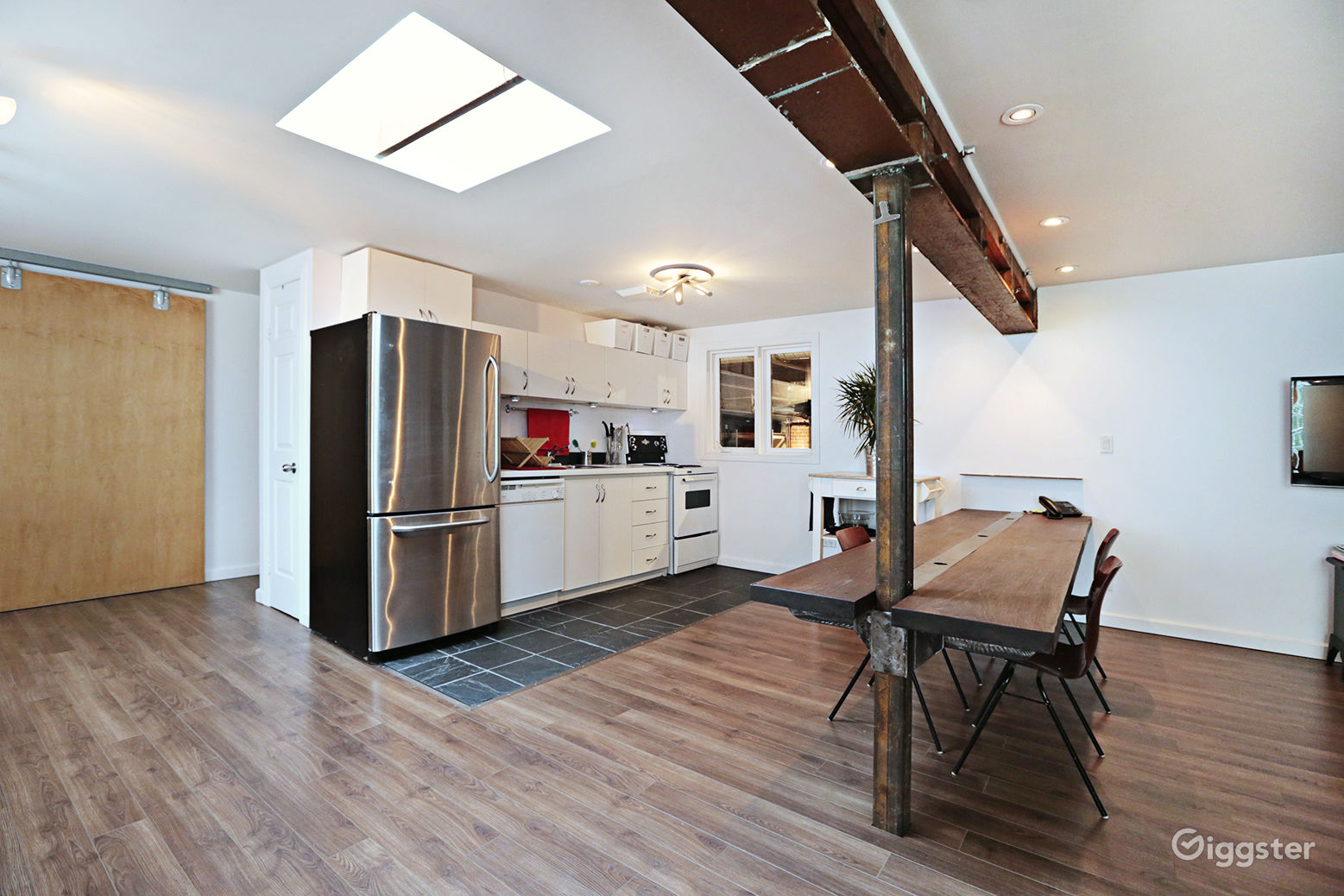 Toronto's Fully-Equipped Soundstage | Rent this location on Giggster