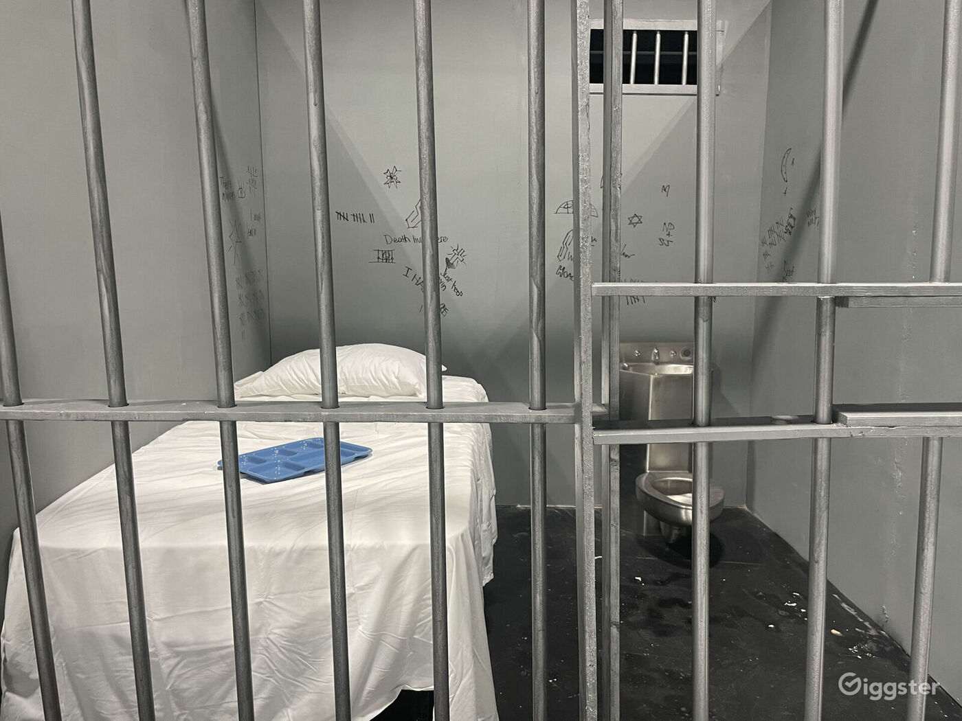 Studio Cyc Wall W/ RGB Lighting | Rent this location on Giggster