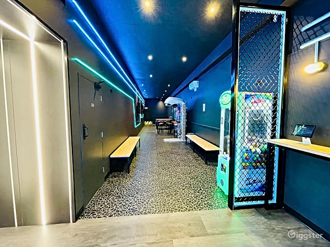 VR Game Arena + Virtual Bar | Rent this location on Giggster