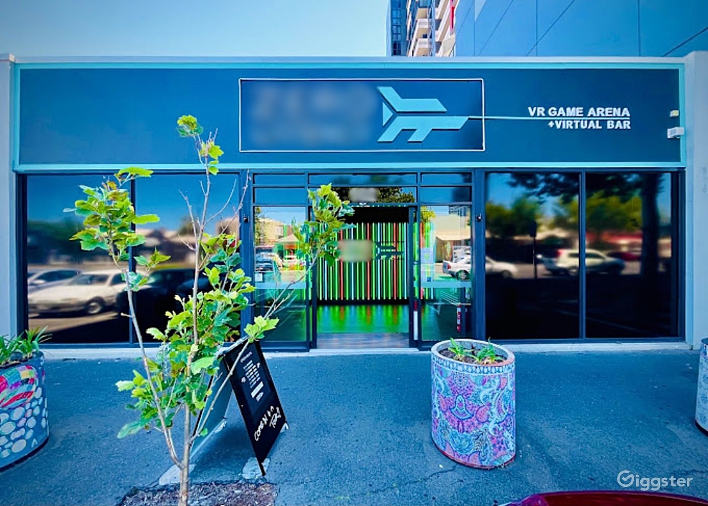 VR Game Arena + Virtual Bar | Rent this location on Giggster