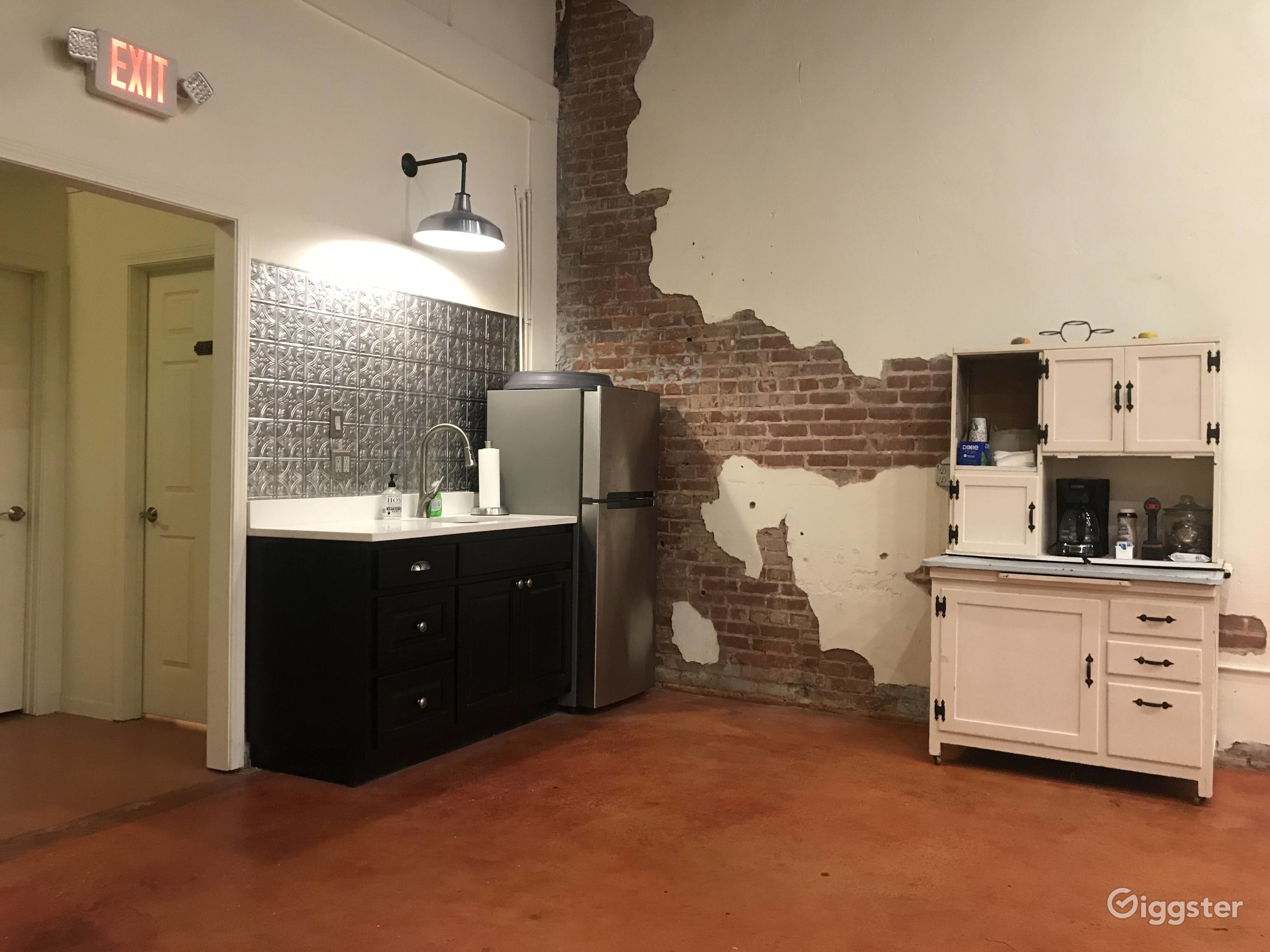 1920s Brick building | Rent this location on Giggster