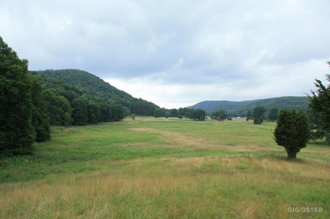 Spectacular 5,000 acre estate with fields & stable | Rent this location ...