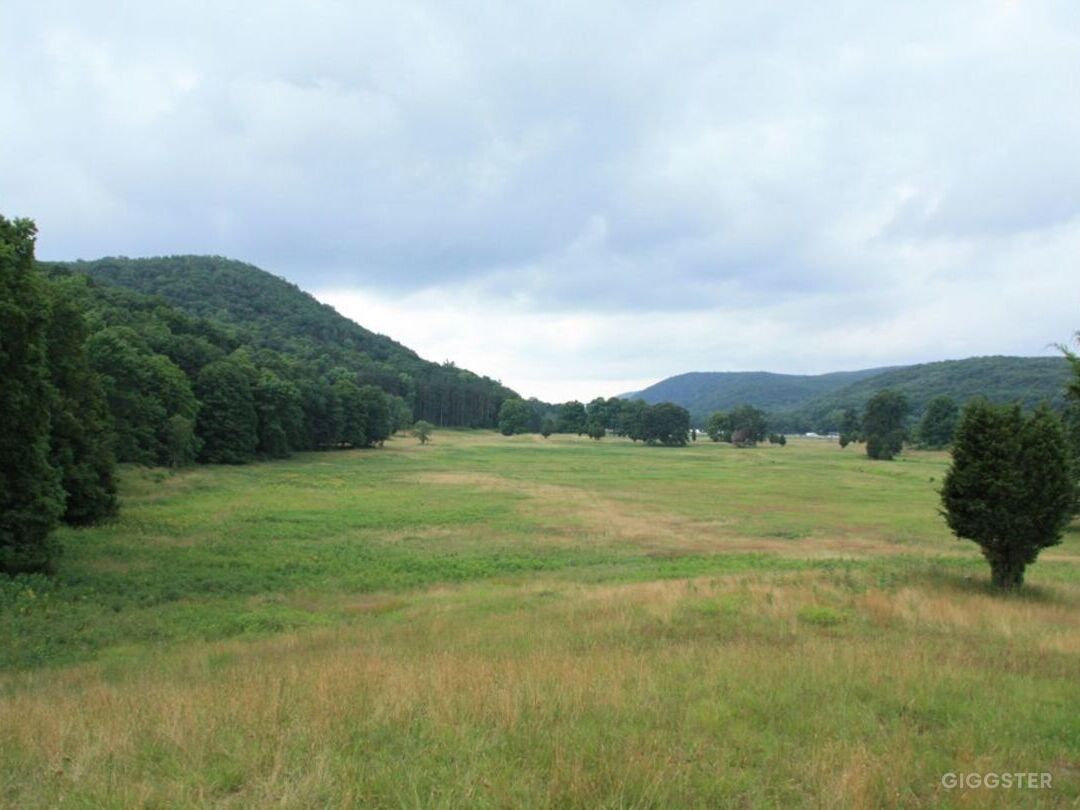 Spectacular 5,000 acre estate with fields & stable | Rent this location ...