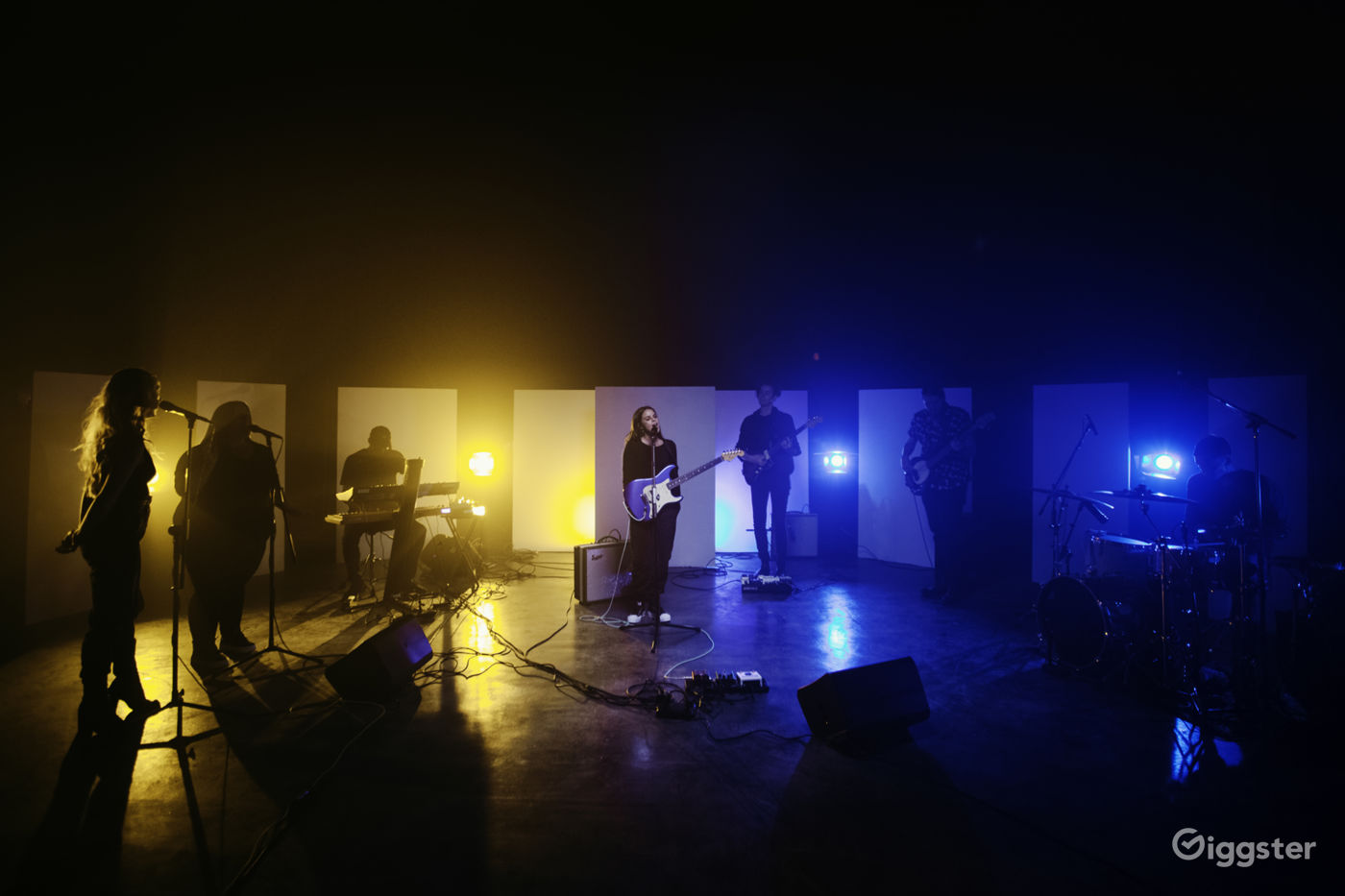 Modern Black Box Studio | Rent this location on Giggster