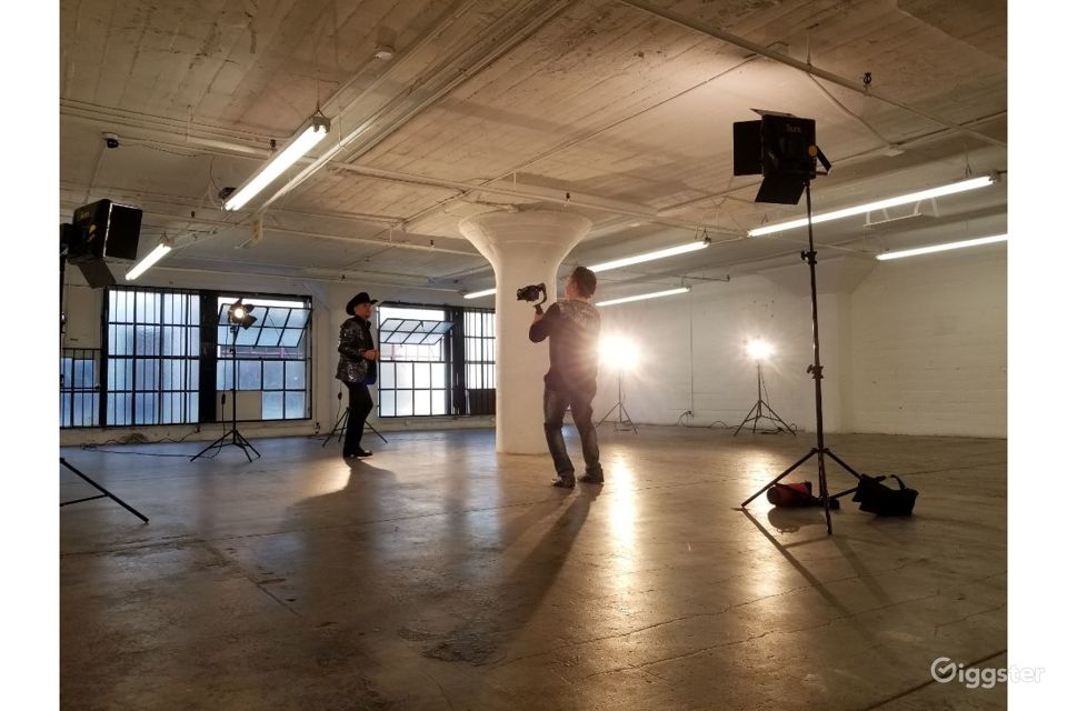 24-hour Naturally Lit Multi-purpose Studio | Rent this location on Giggster