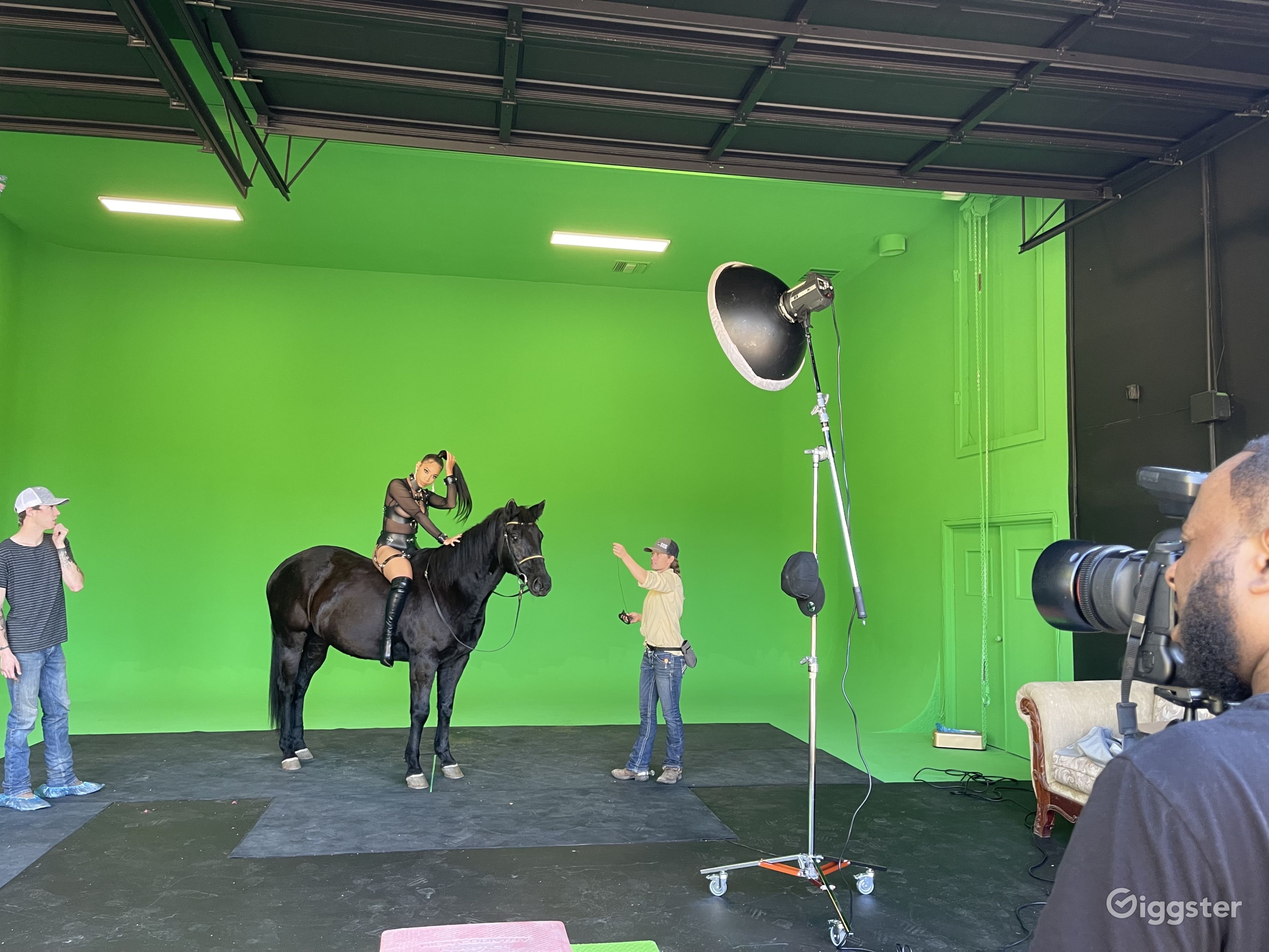 Cyclorama Green Screen & Photo Studio including Outdoor Sets | Rent ...