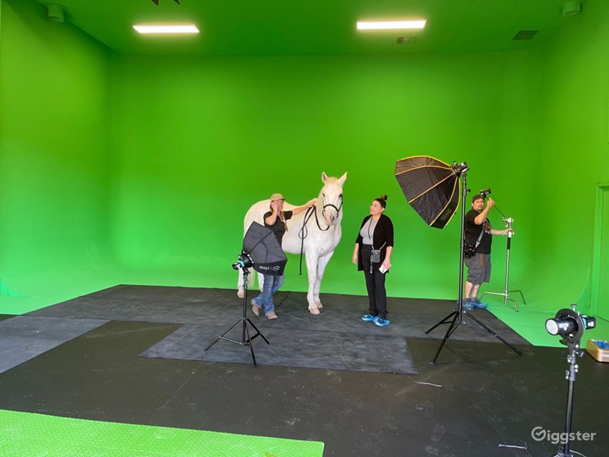 Cyclorama Green Screen & Photo Studio including Outdoor Sets | Rent ...