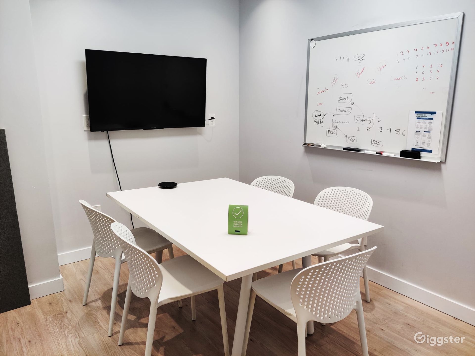 5-Seater Private Meeting Room | Rent this location on Giggster