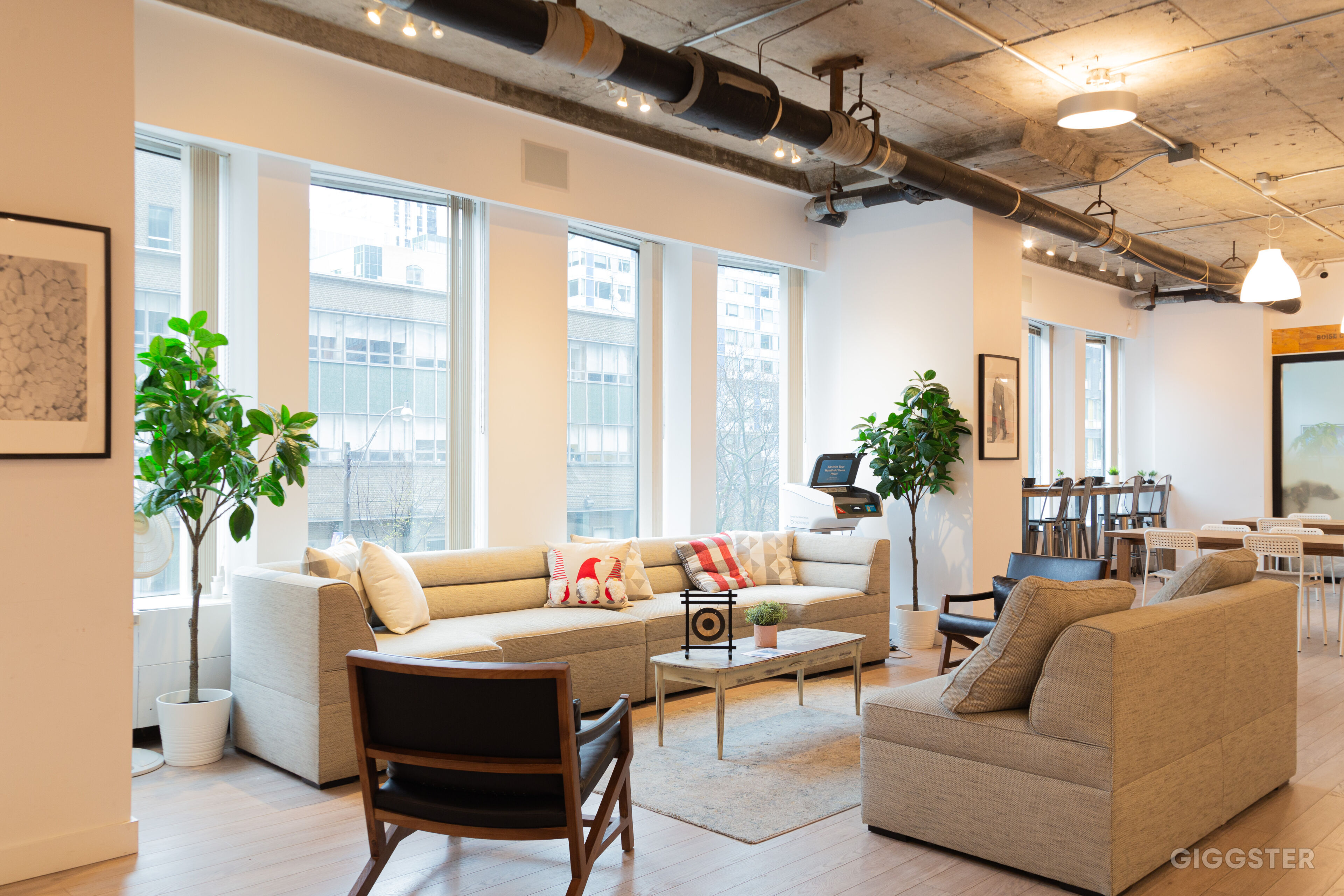 5-Seater Private Meeting Room | Rent this location on Giggster