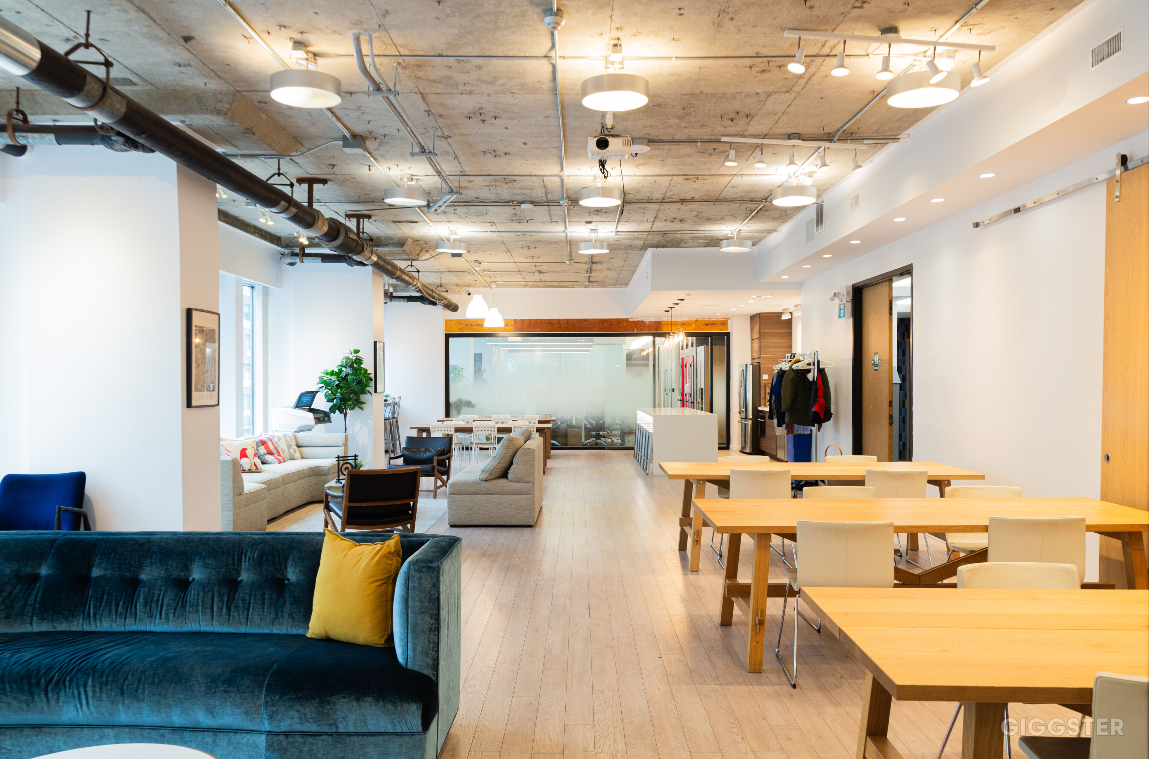 5-Seater Private Meeting Room | Rent this location on Giggster