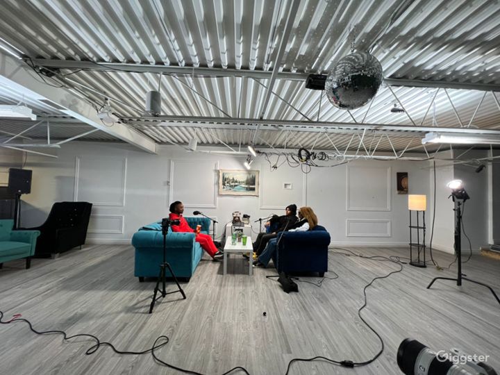 Podcast studio in Toronto | Rent this location on Giggster