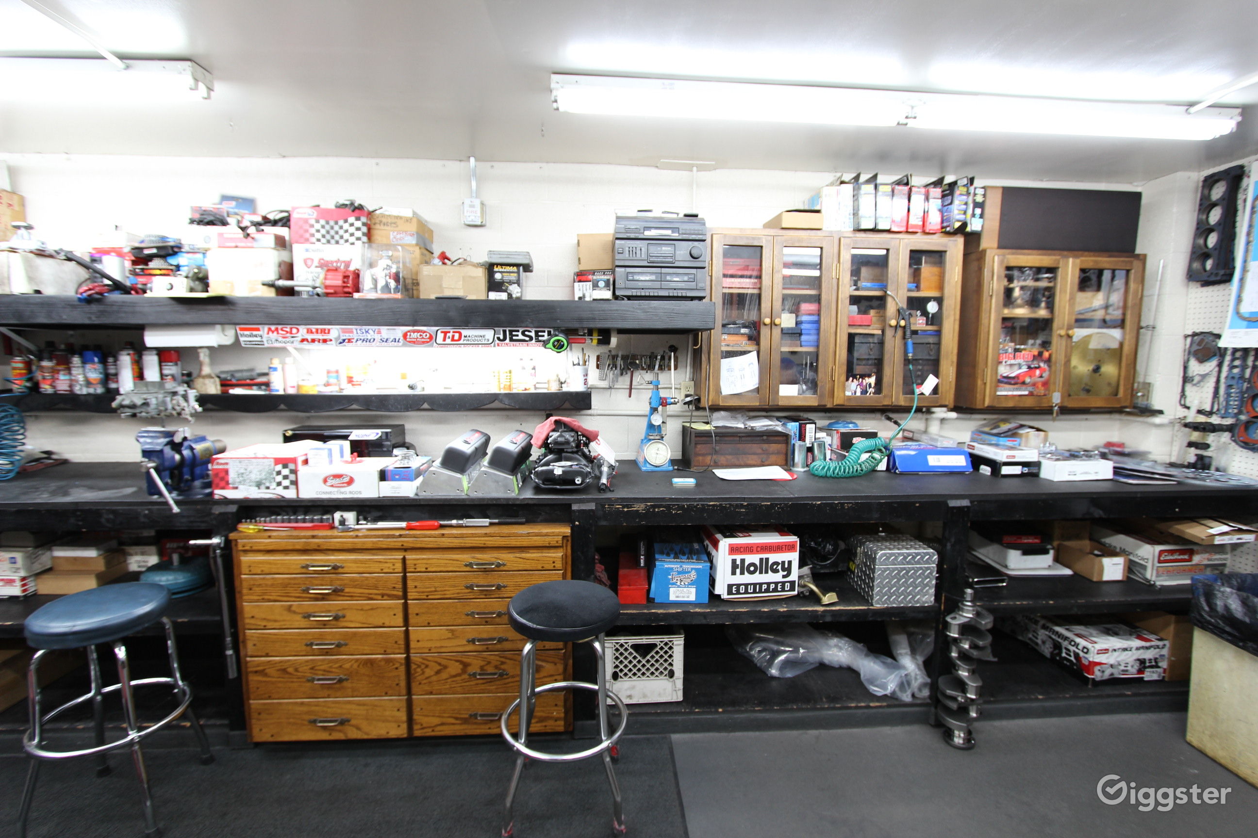 Muscle Car Garage | Rent this location on Giggster