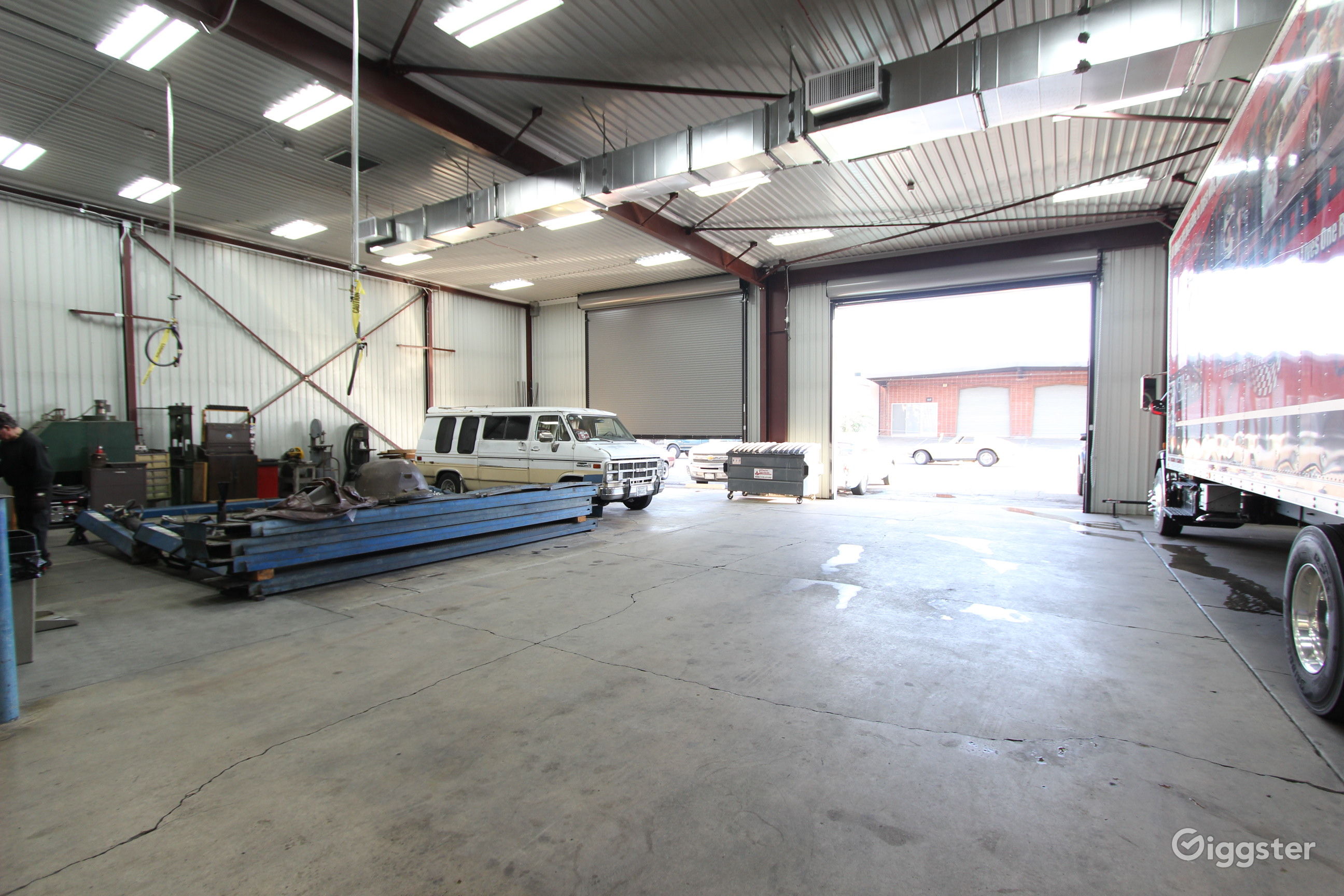 Muscle Car Garage | Rent this location on Giggster