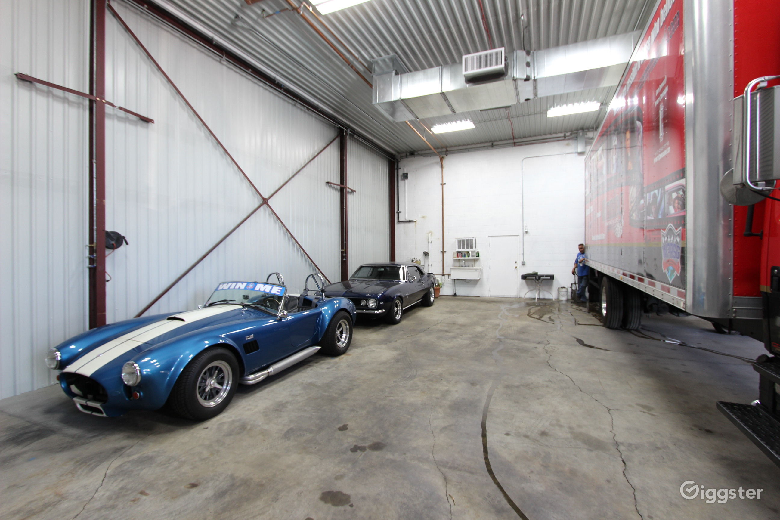 Muscle Car Garage | Rent this location on Giggster