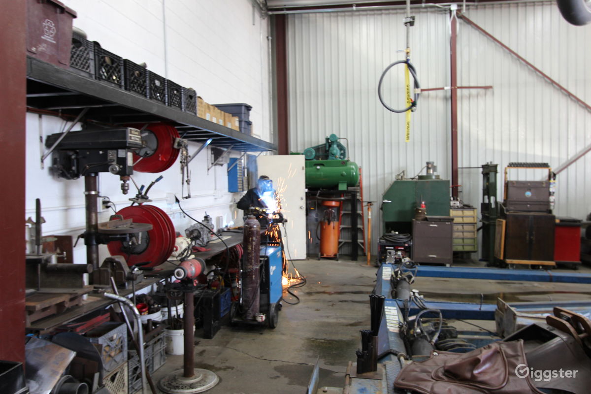 Muscle Car Garage | Rent this location on Giggster