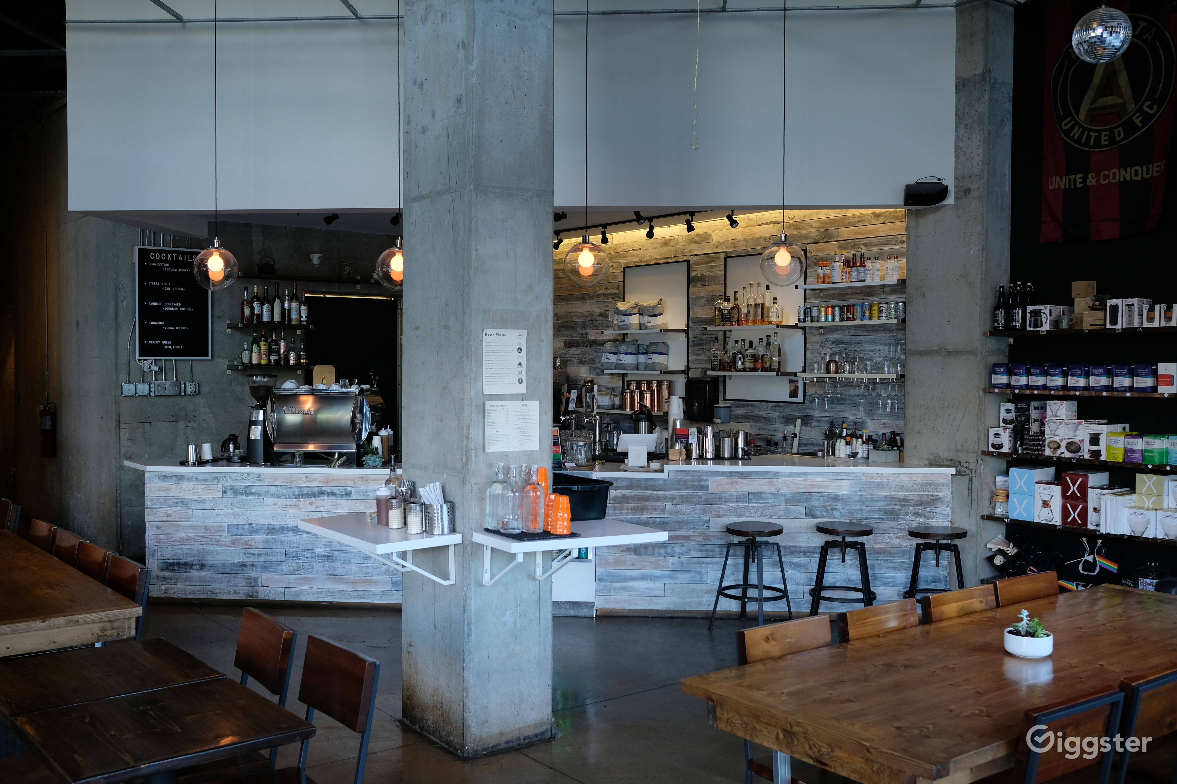 Spacious Modern Coffee Shop | Rent this location on Giggster