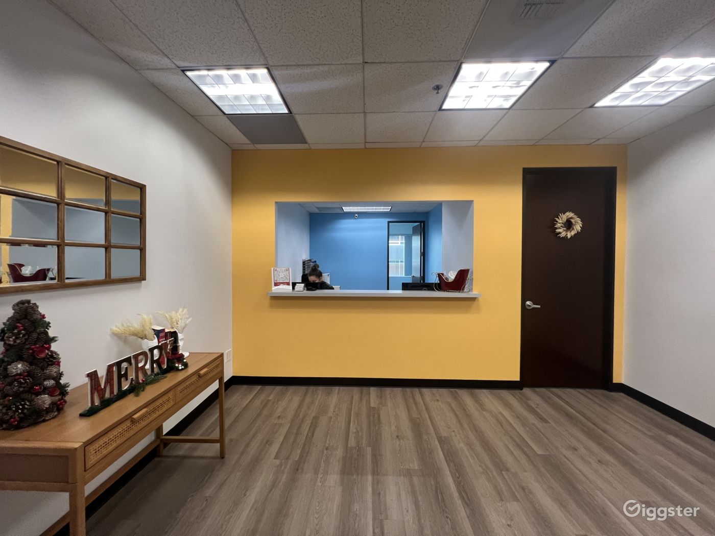 Huge doctors and medical offices | Rent this location on Giggster