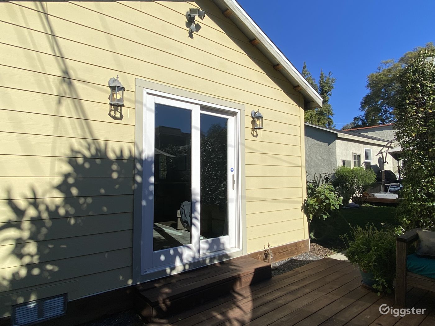 Beautiful Guest house with Tons of Natural Light!! | Rent this location ...