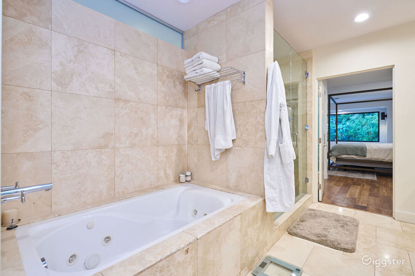 Contemporary Beverly Hills Home | Rent this location on Giggster