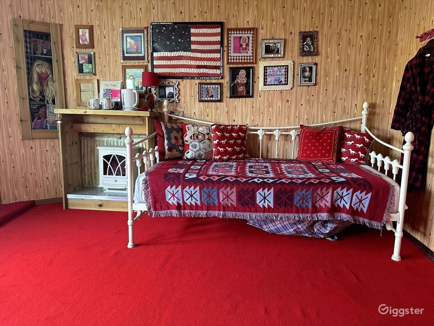 Dolly: An All American Themed Room | Rent this location on Giggster