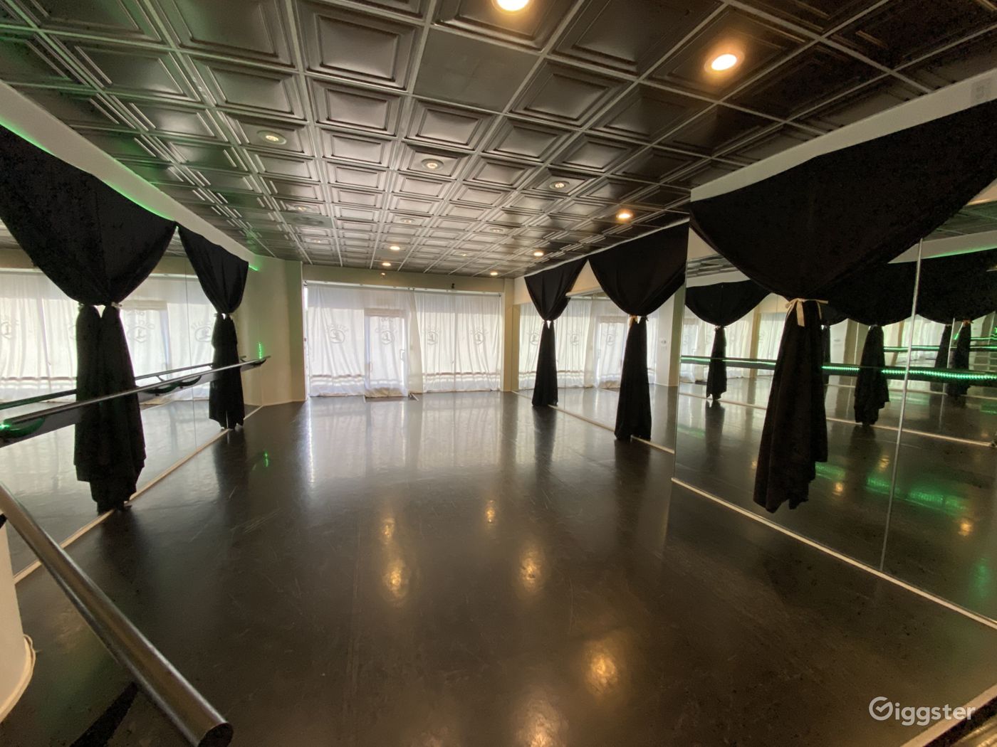 LA's Classy Dance Studio C with Natural-Lighting | Rent this location ...