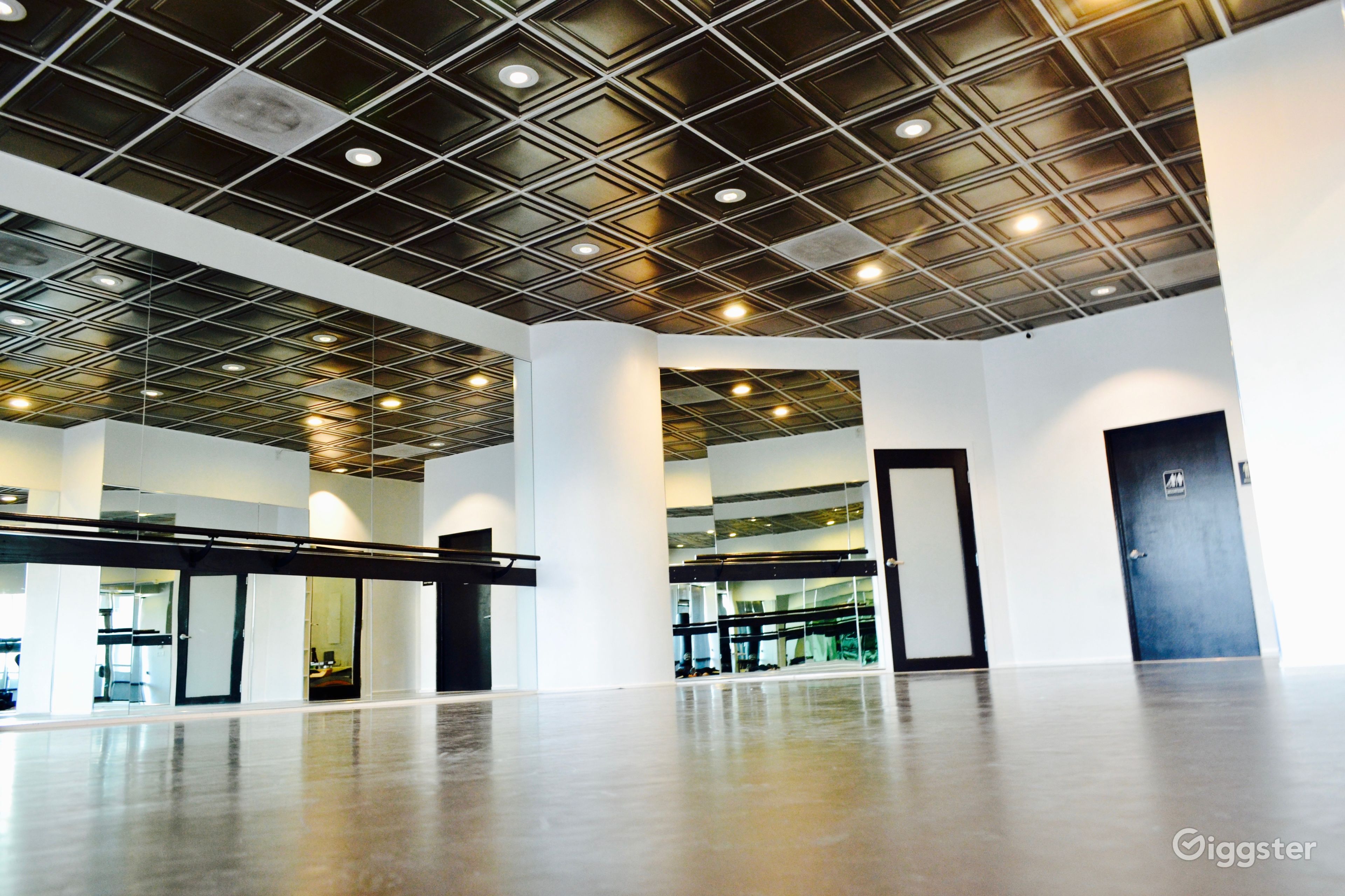 LA's Classy Dance Studio C with Natural-Lighting | Rent this location ...