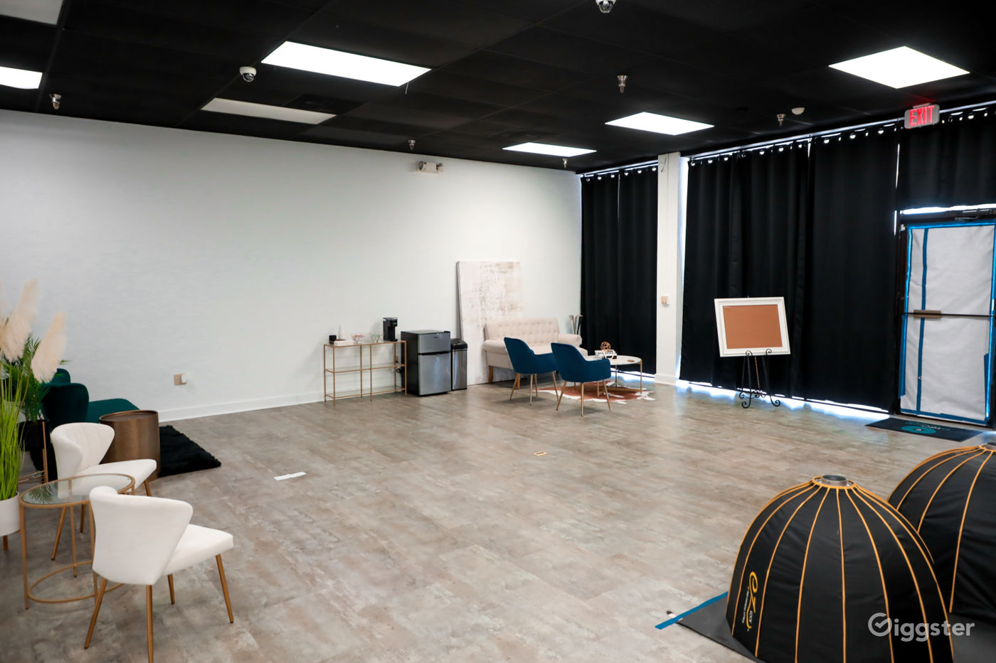 Luxury Lifestyle Photo & Content Creation Studio | Rent this location ...