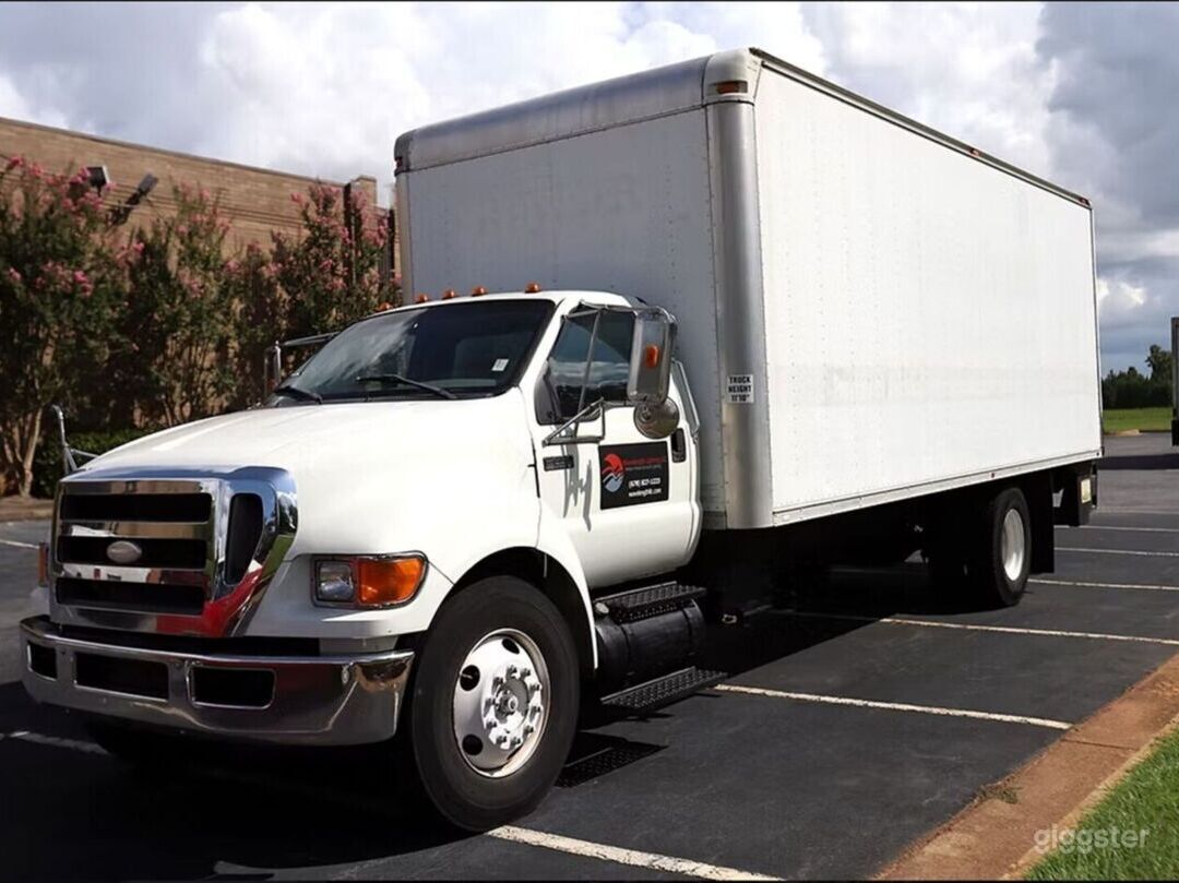 Ford 5-Ton Box Truck | Rent this location on Giggster