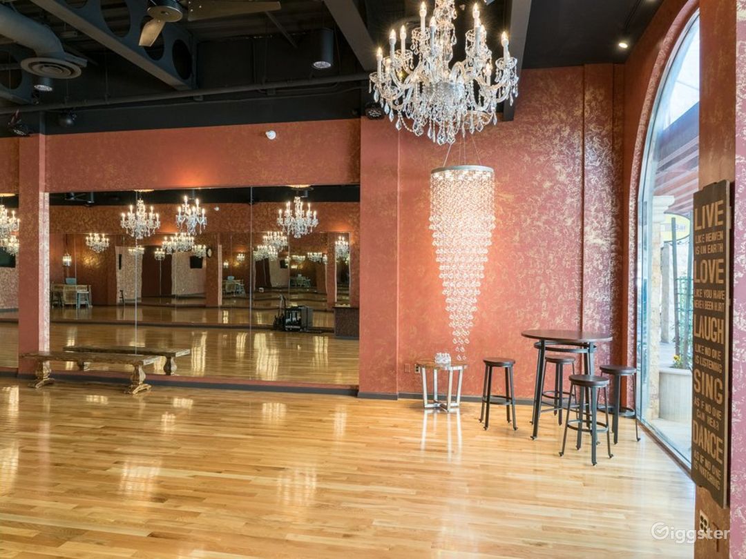 High End Lounge in Hollywood | Rent this location on Giggster