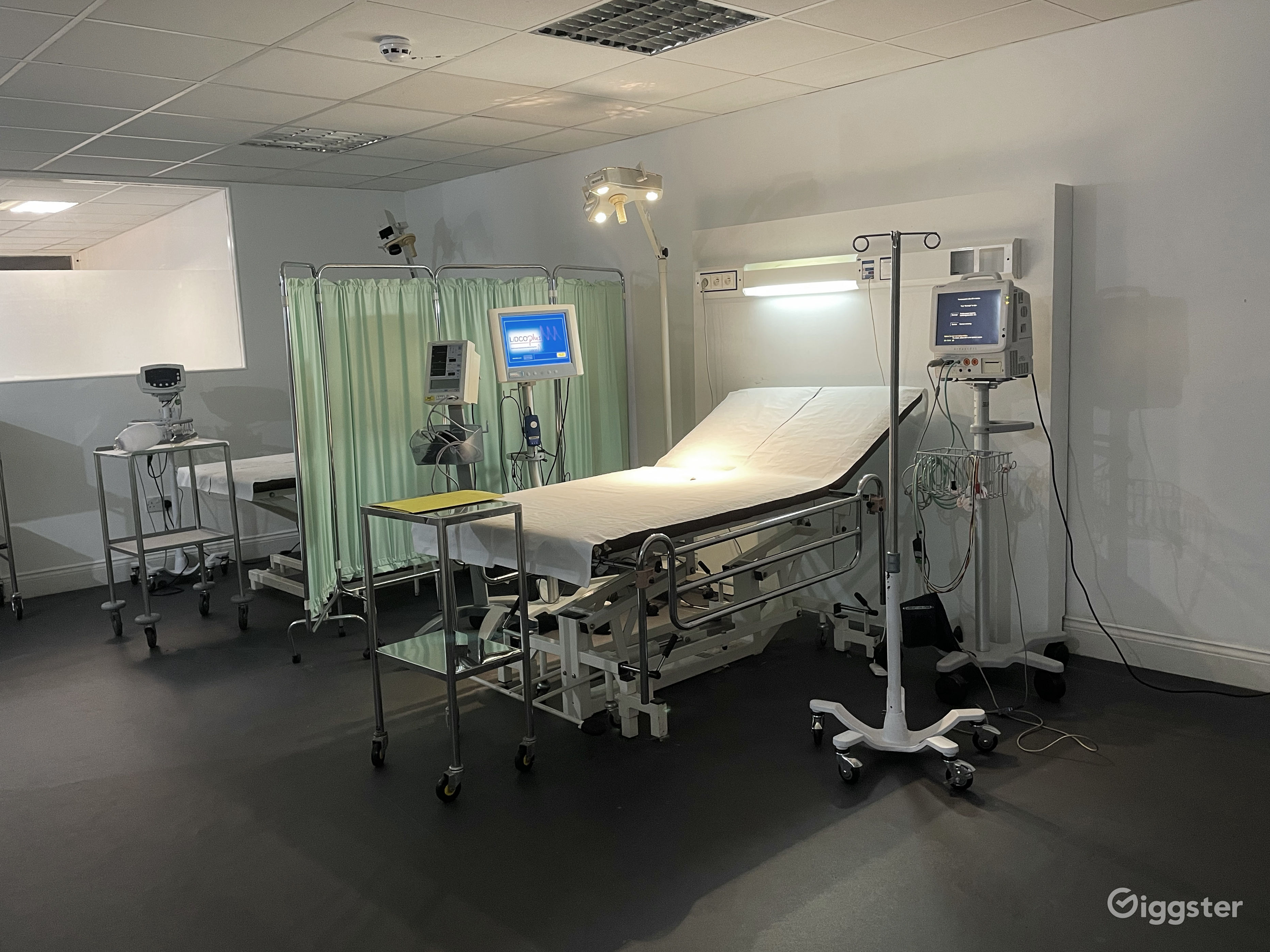 Hospital set & GP waiting room in Canary Wharf | Rent this location on ...