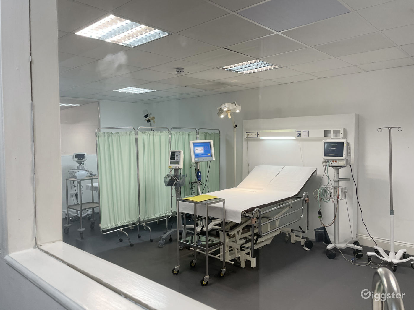 Hospital set & GP waiting room in Canary Wharf | Rent this location on ...
