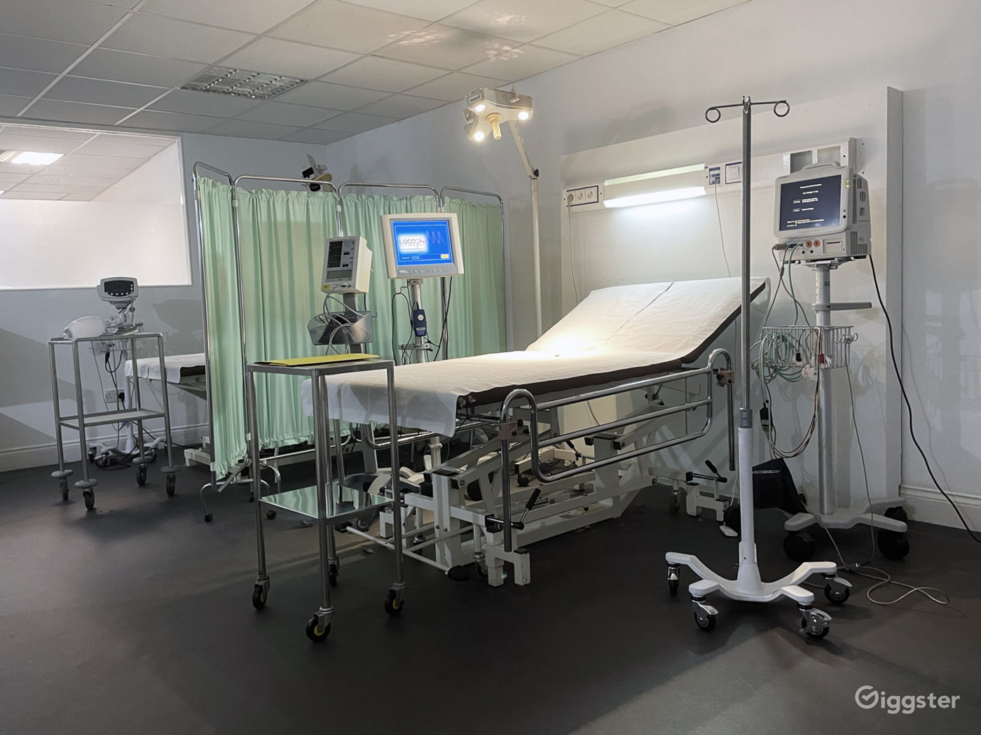 Hospital set & GP waiting room in Canary Wharf | Rent this location on ...