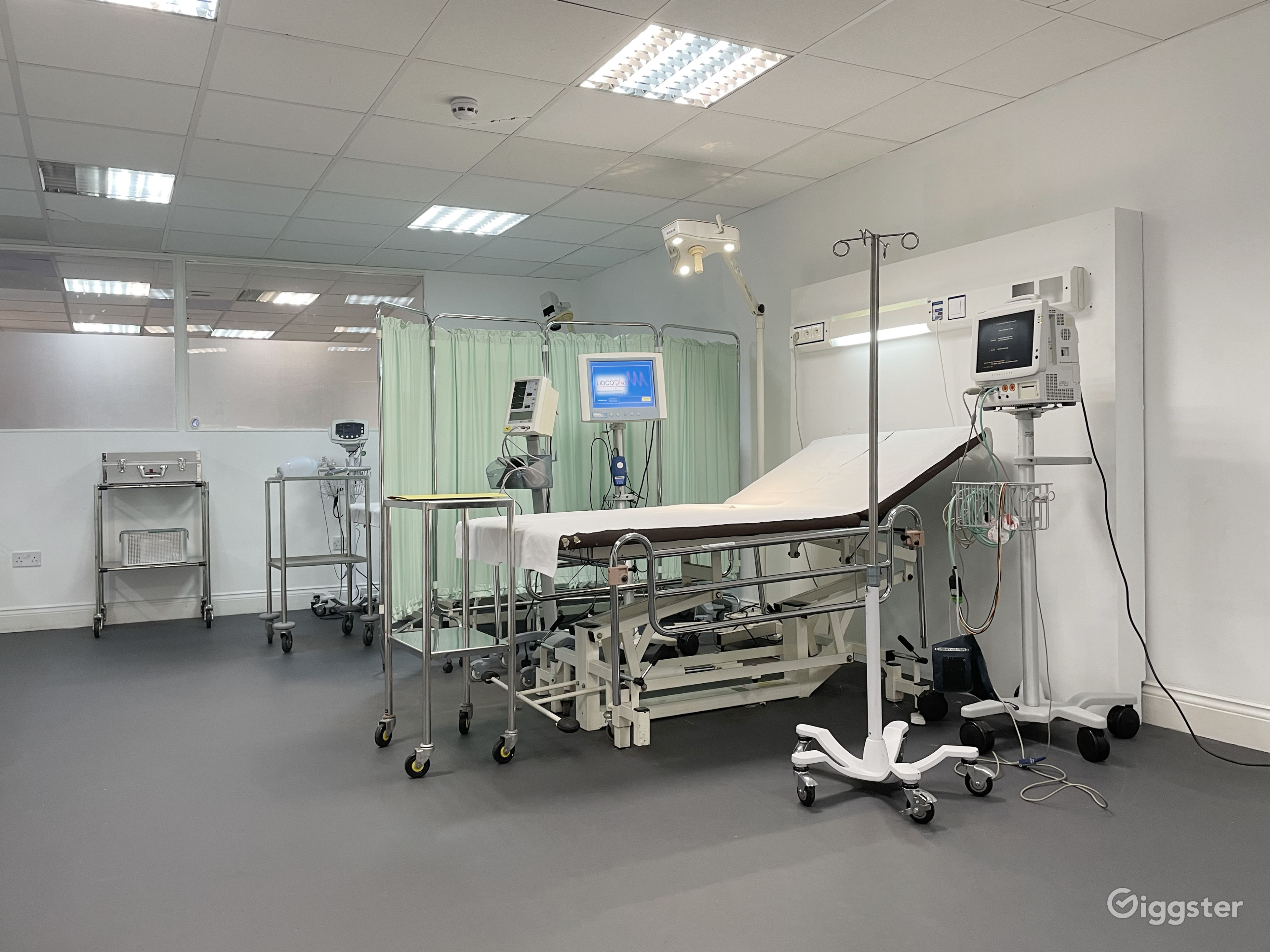Hospital set & GP waiting room in Canary Wharf | Rent this location on ...