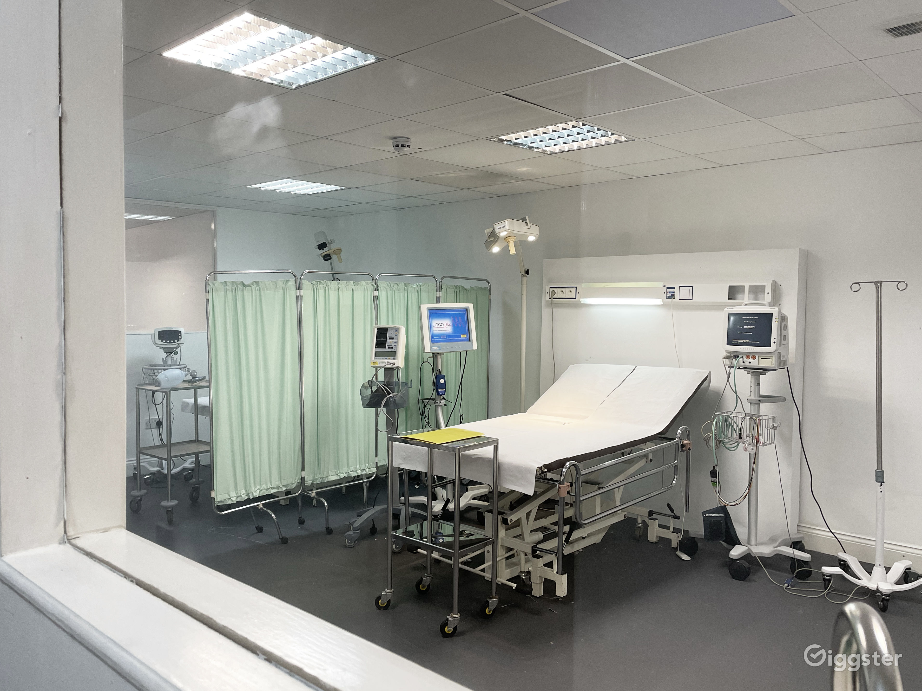 Hospital set & GP waiting room in Canary Wharf | Rent this location on ...