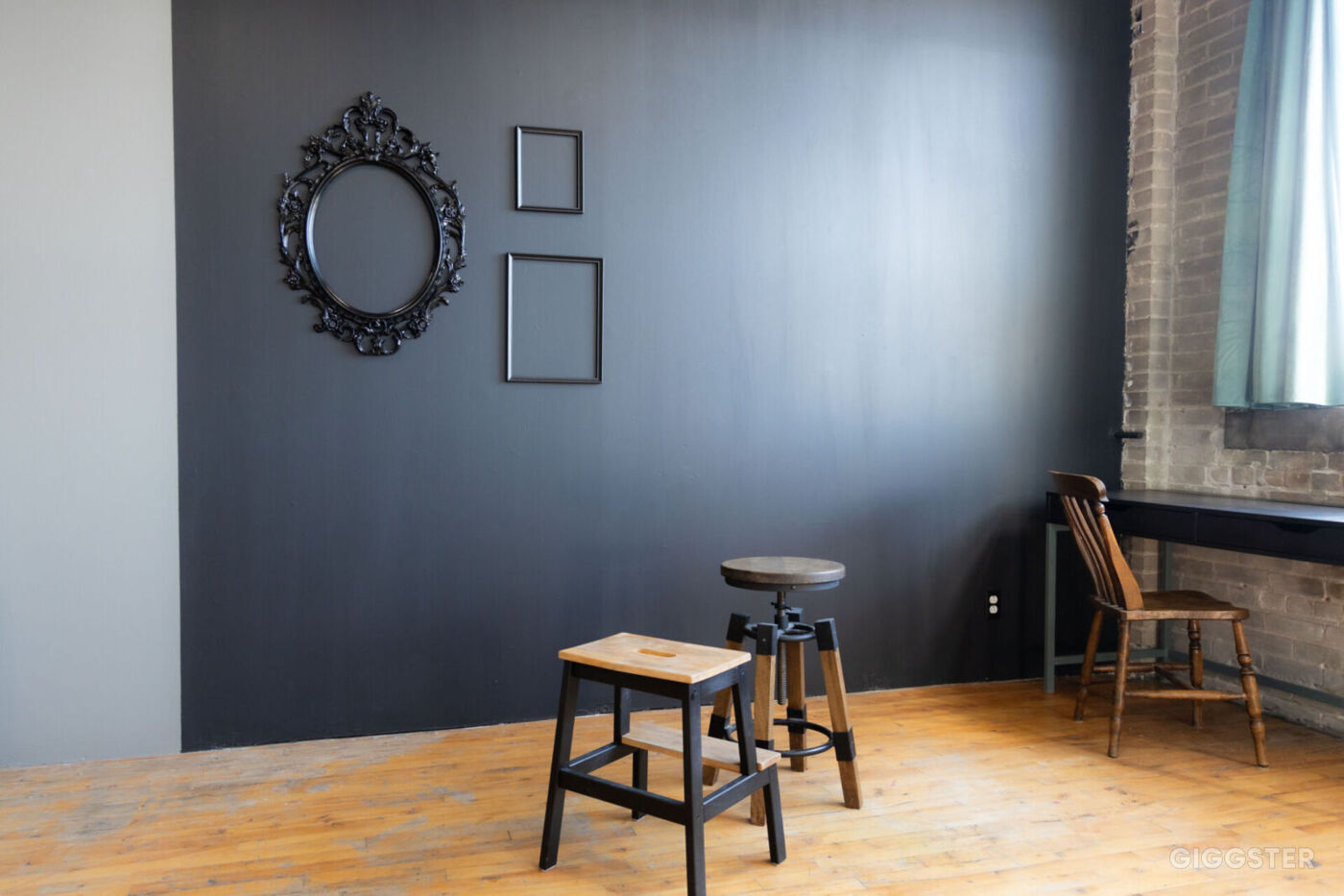 Frontenac station Versatile photography studio | Rent this location on ...