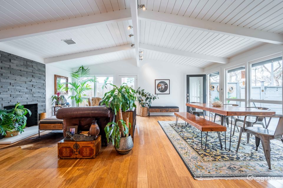 'Modern Tropical' Mid-Century Ranch with Pool (Cliff May) | Rent this ...