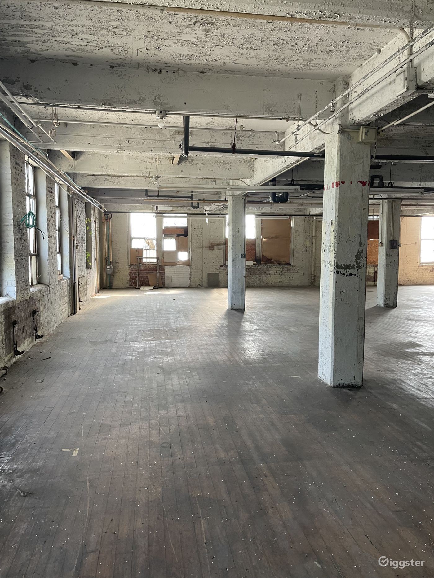 The Lamp Factory | Rent this location on Giggster
