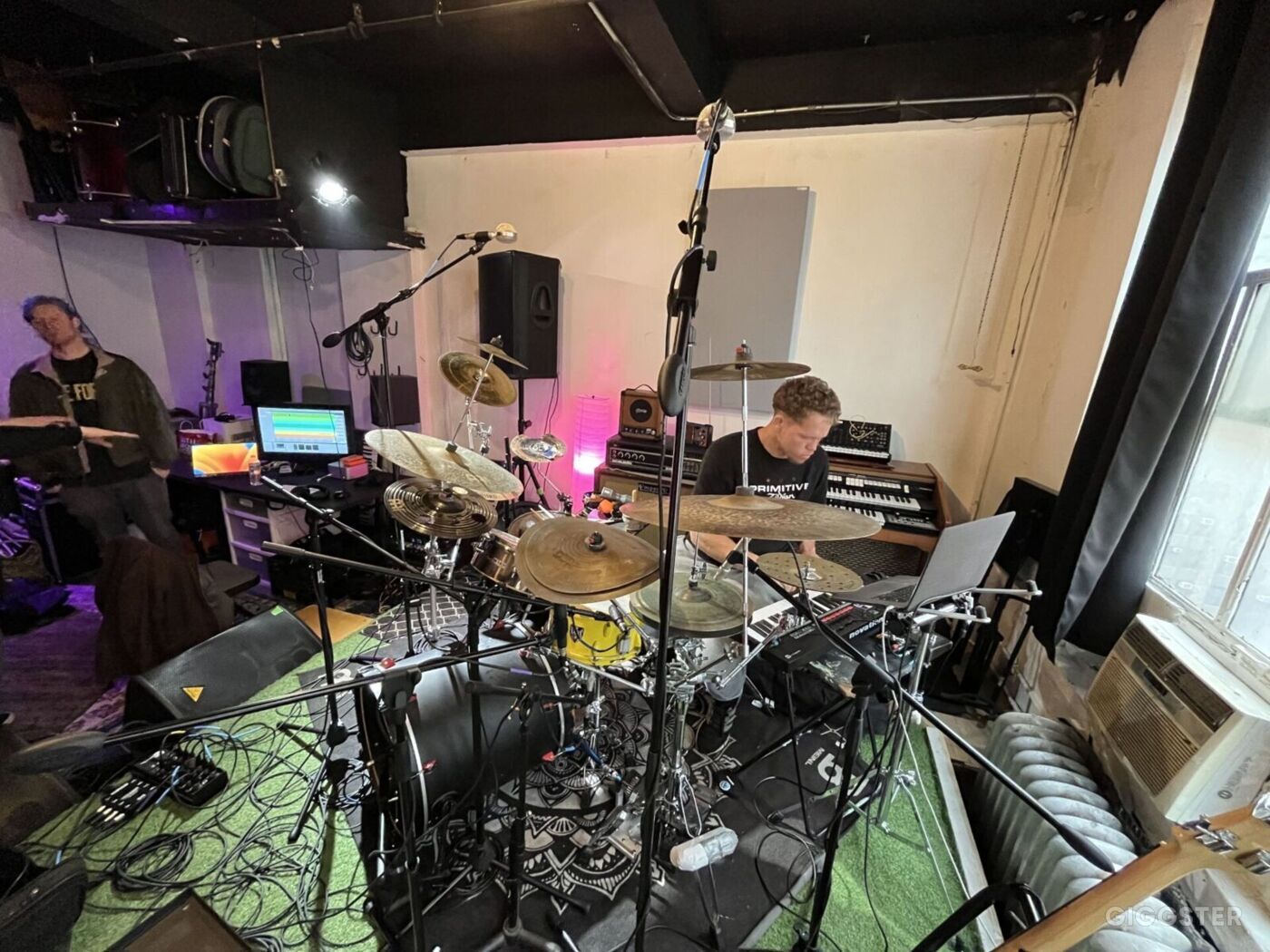 Echoland Studios Top Floor Manhattan | Rent this location on Giggster