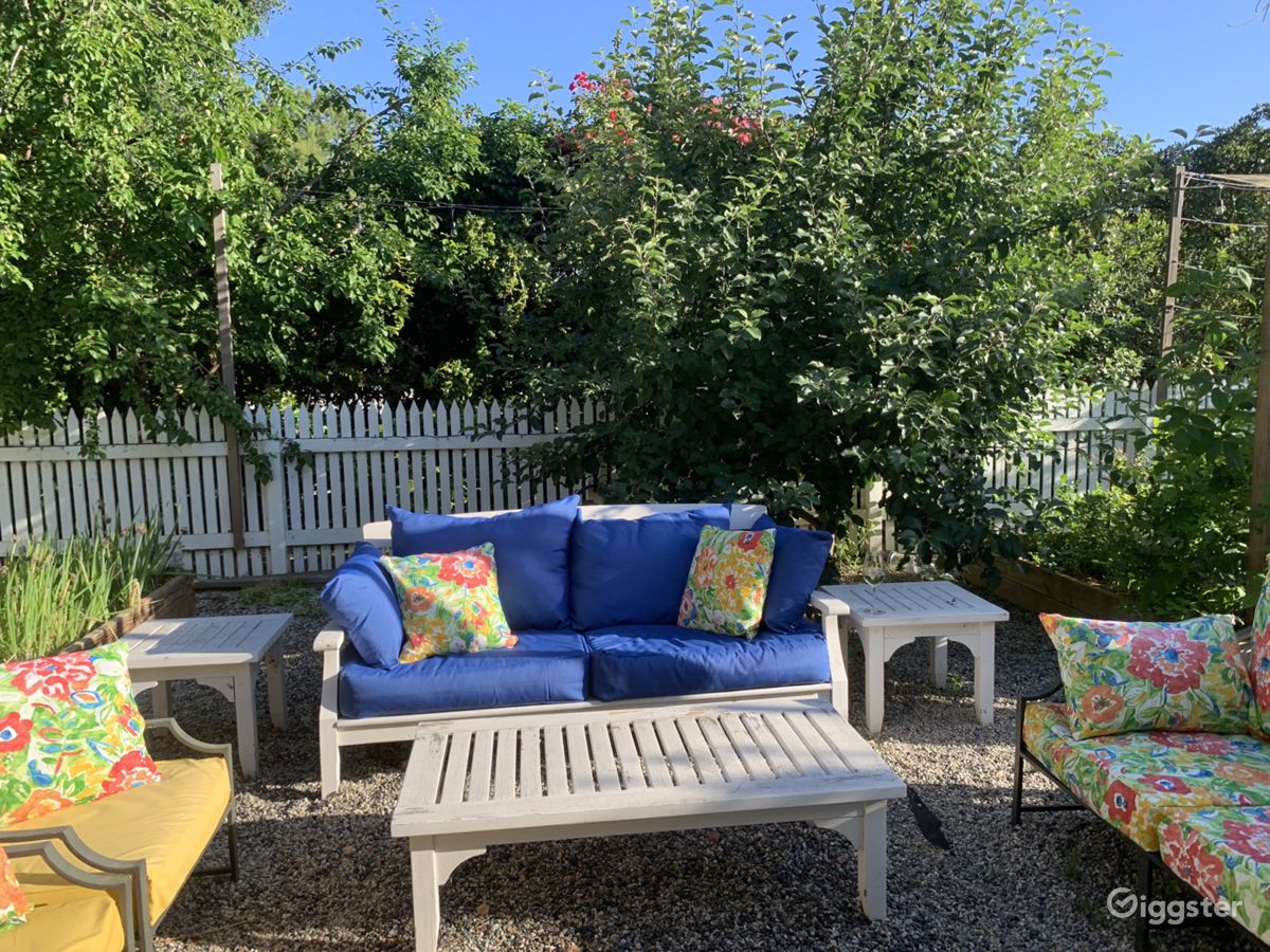 California cottage filled with natural light | Rent this location on ...