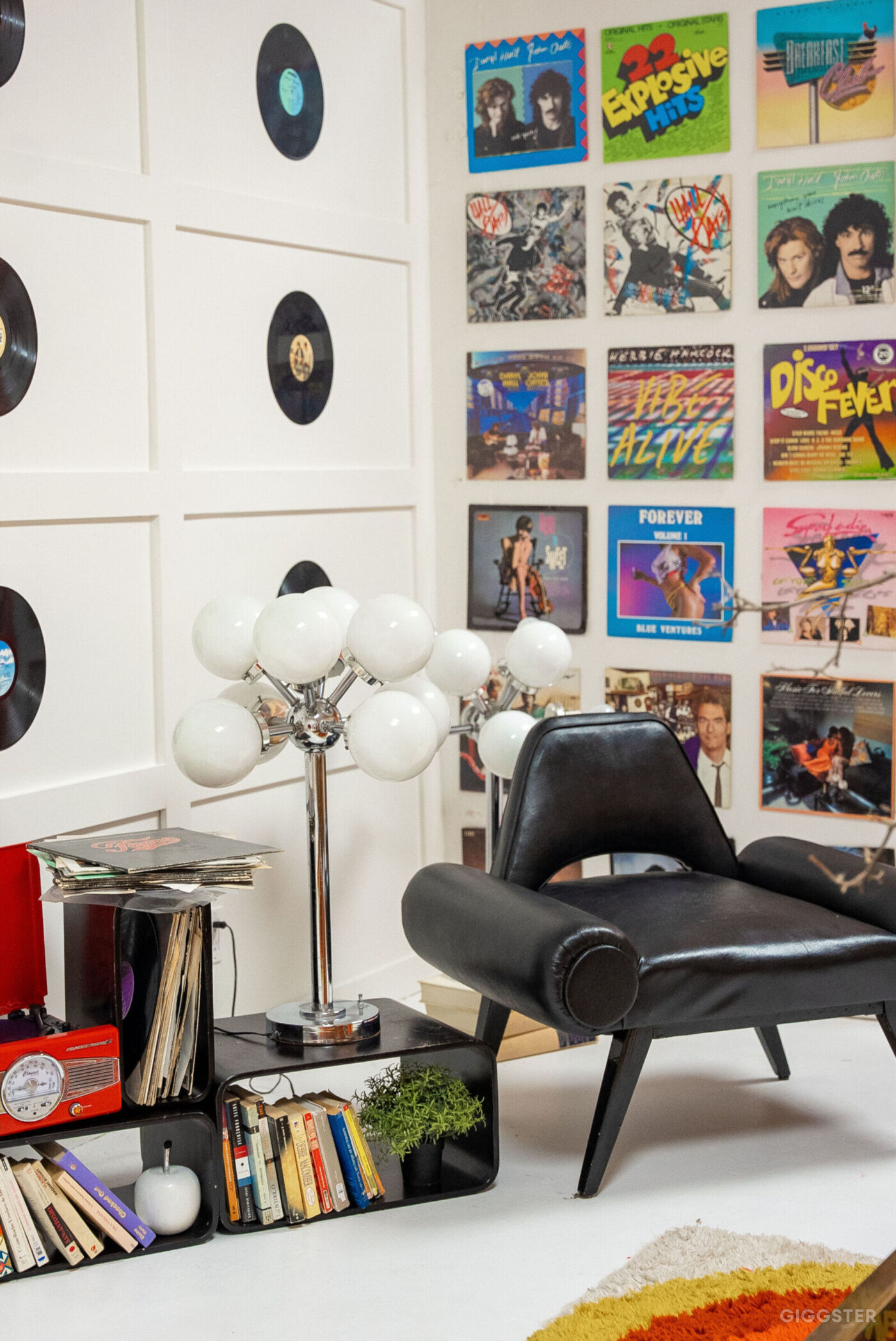 Retro studio (60s/70s) | Rent this location on Giggster