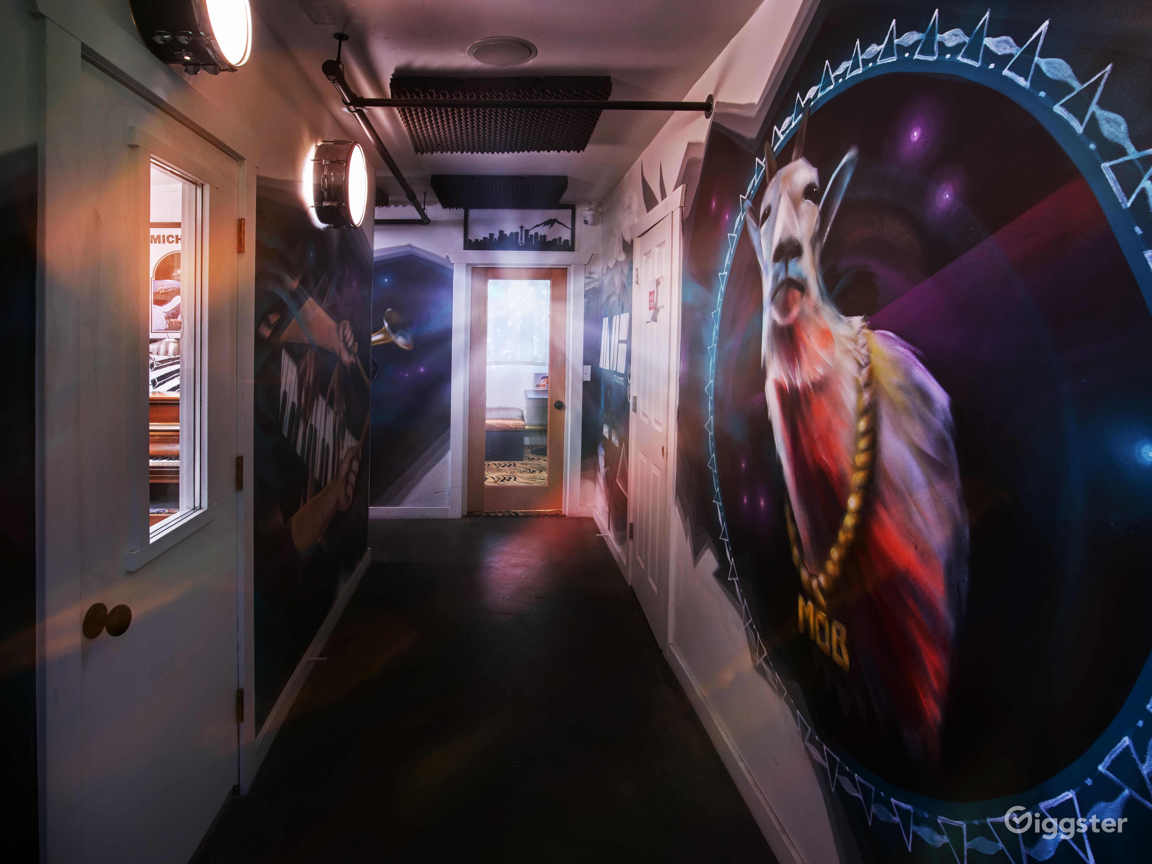 Unique Downtown Customizable Space | Rent this location on Giggster