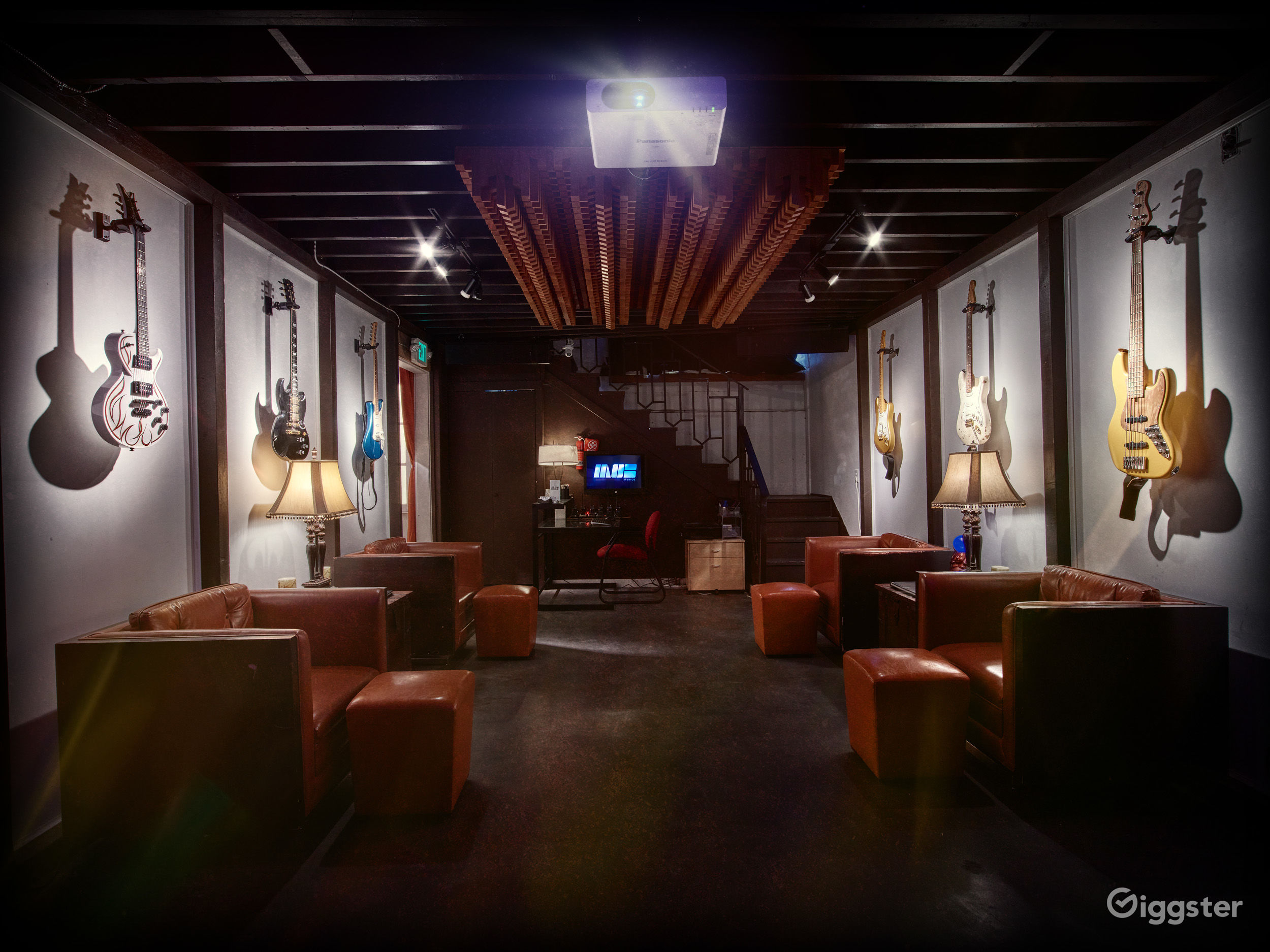 Unique Downtown Customizable Space | Rent this location on Giggster