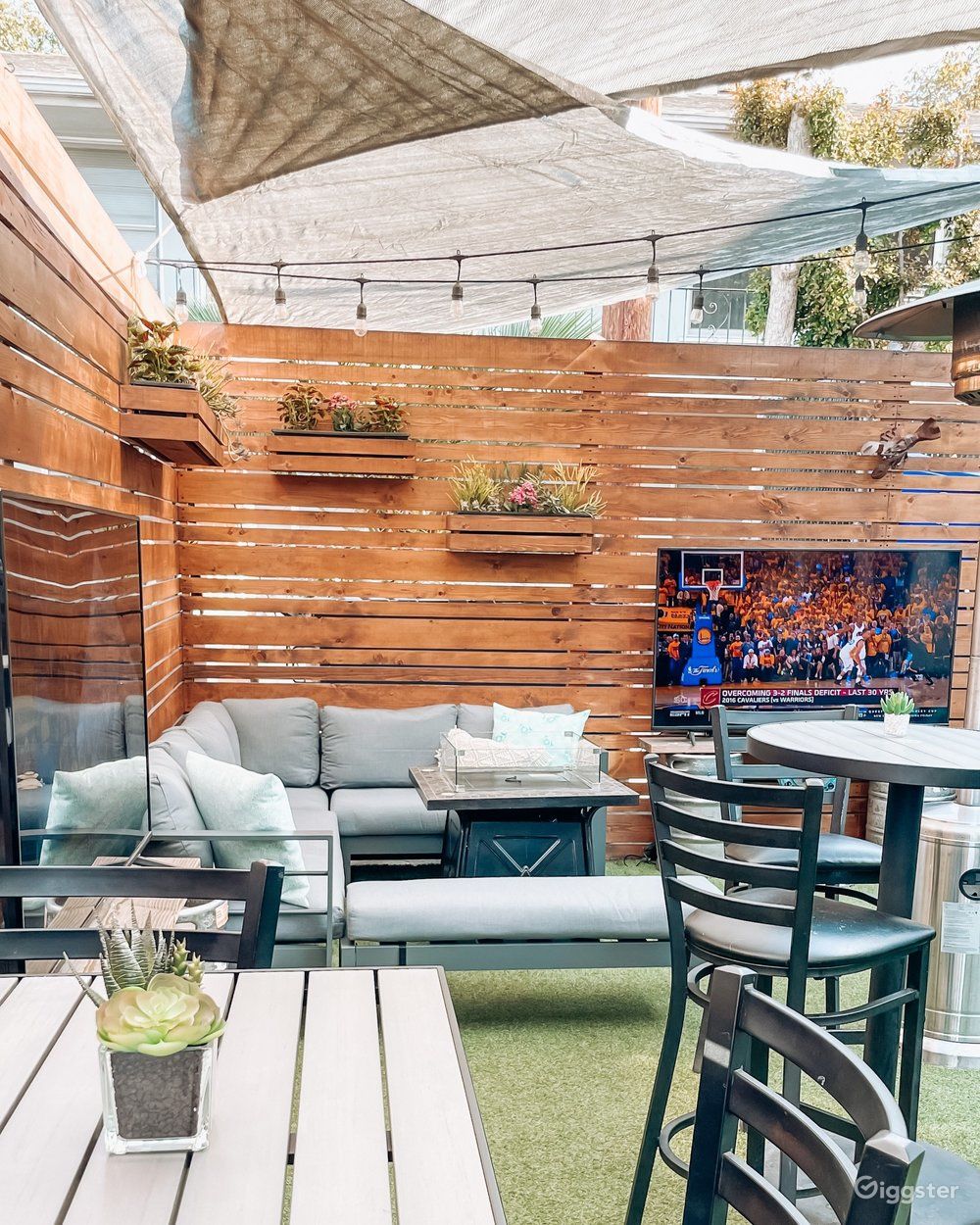 Nautical Cocktail Bar | Rent this location on Giggster