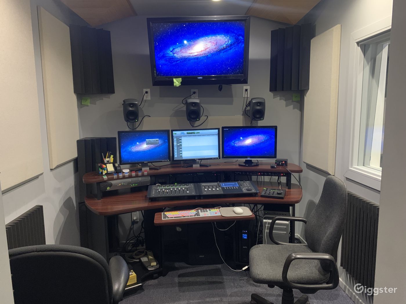 The BEST Recording Studio spaces for rent near me | Giggster