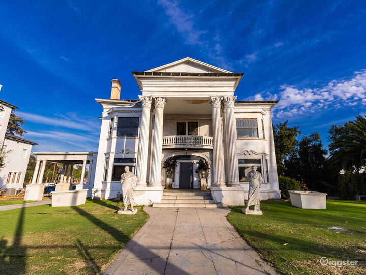1920 ICONIC ESTATE | Rent this location on Giggster